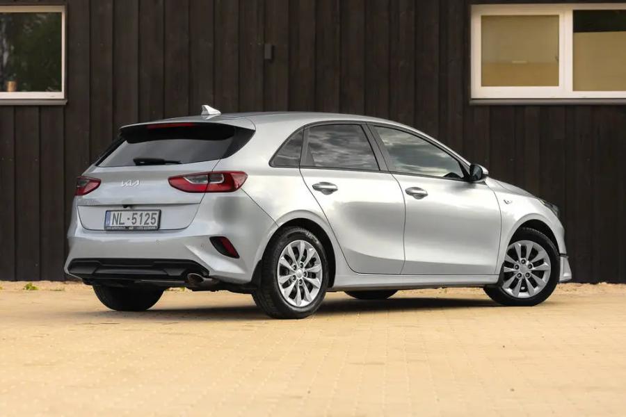 Grey Kia Ceed 2023 in Jelgava, with an engine capacity of 1.60 L and mileage of 60 thousand km for 16500 €, photo 6 on AUTOMOTO.COM.LV