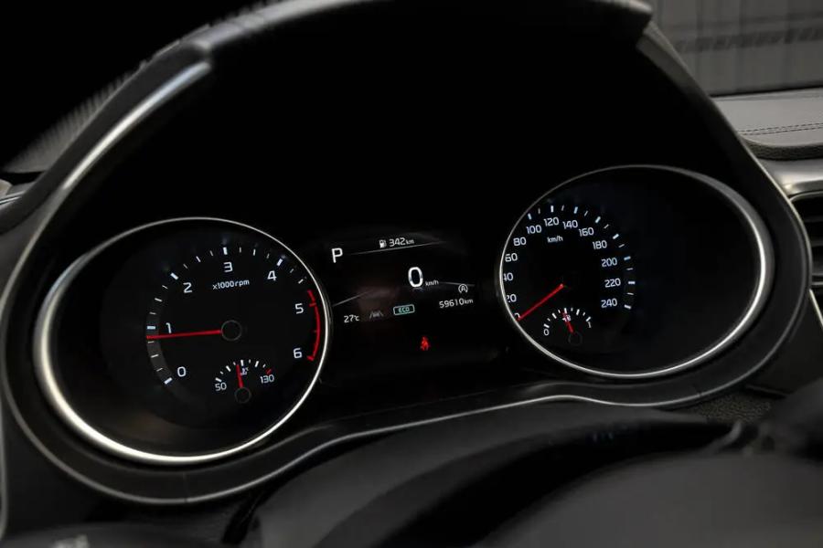 Grey Kia Ceed 2023 in Jelgava, with an engine capacity of 1.60 L and mileage of 60 thousand km for 16500 €, photo 19 on AUTOMOTO.COM.LV