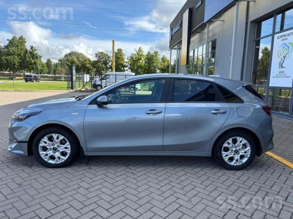 Grey Kia Ceed 2023 in Liepaja, with an engine capacity of 1.50 L and mileage of 42 thousand km for 16840 €, photo 3 on AUTOMOTO.COM.LV