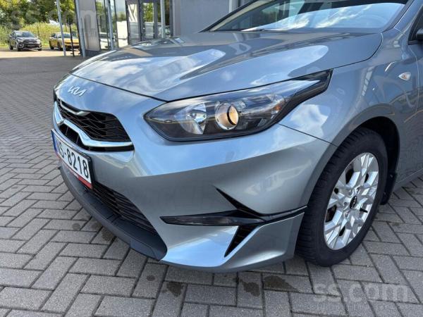 Grey Kia Ceed 2023 in Liepaja, with an engine capacity of 1.50 L and mileage of 42 thousand km for 16840 €, photo 9 on AUTOMOTO.COM.LV