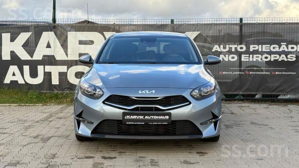 Pelēks Kia Ceed 2023 Liepāja, ar dzinēja tilpumu 1.50 L un nobraukumu 42 tūkst. km par 17325 €, foto 1 vietnē AUTOMOTO.COM.LV