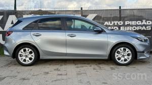 Pelēks Kia Ceed 2023 Liepāja, ar dzinēja tilpumu 1.50 L un nobraukumu 42 tūkst. km par 17325 €, foto 4 vietnē AUTOMOTO.COM.LV