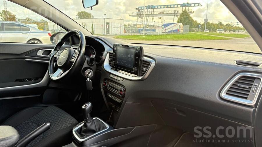 Pelēks Kia Ceed 2023 Liepāja, ar dzinēja tilpumu 1.50 L un nobraukumu 42 tūkst. km par 17325 €, foto 22 vietnē AUTOMOTO.COM.LV