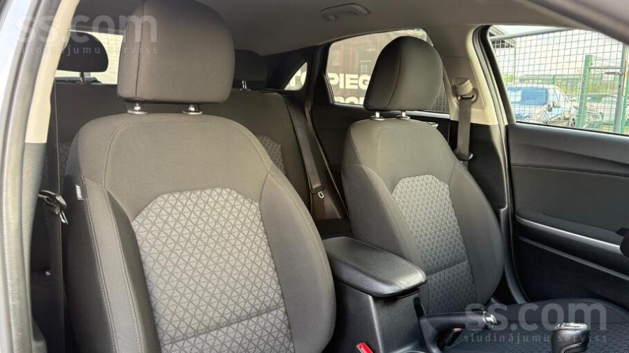 Pelēks Kia Ceed 2023 Liepāja, ar dzinēja tilpumu 1.50 L un nobraukumu 42 tūkst. km par 17325 €, foto 24 vietnē AUTOMOTO.COM.LV