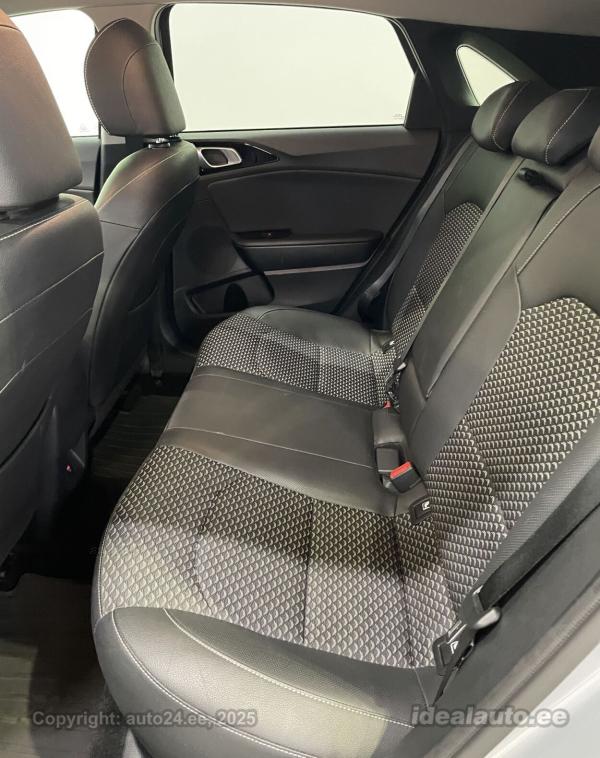 Grey Kia Ceed 2024 in Tallinn, with an engine capacity of 1.48 L and mileage of 35 thousand km for 21890 €, photo 11 on AUTOMOTO.COM.LV