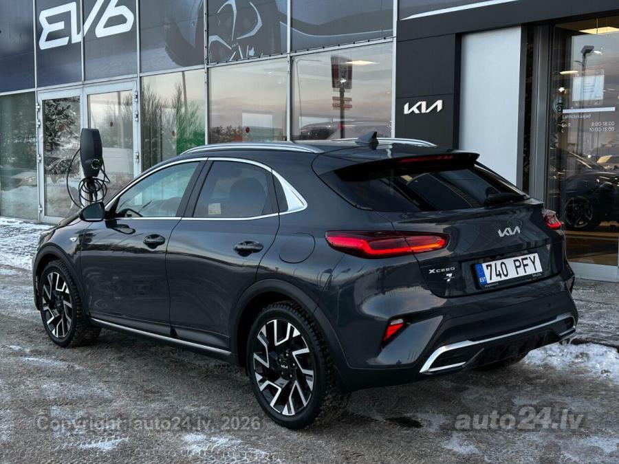 Pelēks Kia Ceed 2024 Tallina, ar dzinēja tilpumu 1.50 L un nobraukumu 21 tūkst. km par 23900 €, foto 3 vietnē AUTOMOTO.COM.LV