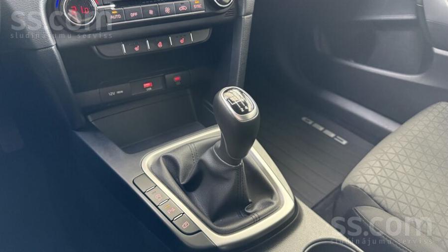 Pelēks Kia Ceed 2024 Rīga, ar dzinēja tilpumu 1.00 L un nobraukumu 43 tūkst. km par 16900 €, foto 23 vietnē AUTOMOTO.COM.LV