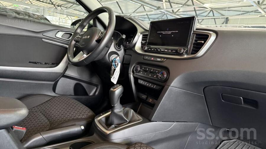 Pelēks Kia Ceed 2024 Rīga, ar dzinēja tilpumu 1.00 L un nobraukumu 38 tūkst. km par 15900 €, foto 16 vietnē AUTOMOTO.COM.LV