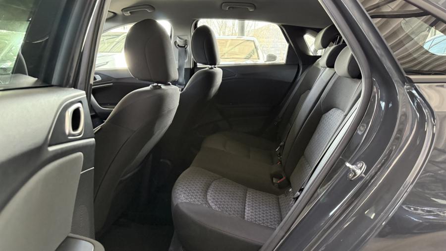 Pelēks Kia Ceed 2024 Rīga, ar dzinēja tilpumu 1.00 L un nobraukumu 43 tūkst. km par 1690000 €, foto 12 vietnē AUTOMOTO.COM.LV