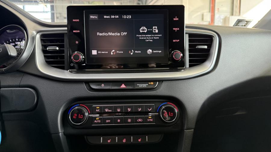 Pelēks Kia Ceed 2024 Rīga, ar dzinēja tilpumu 1.00 L un nobraukumu 43 tūkst. km par 1690000 €, foto 20 vietnē AUTOMOTO.COM.LV
