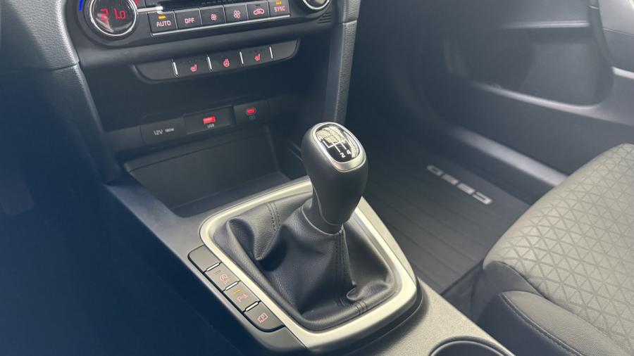 Pelēks Kia Ceed 2024 Rīga, ar dzinēja tilpumu 1.00 L un nobraukumu 43 tūkst. km par 1690000 €, foto 22 vietnē AUTOMOTO.COM.LV