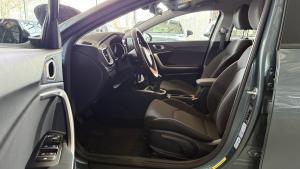 Pelēks Kia Ceed 2024 Rīga, ar dzinēja tilpumu 1.00 L un nobraukumu 38 tūkst. km par 1590000 €, foto 10 vietnē AUTOMOTO.COM.LV