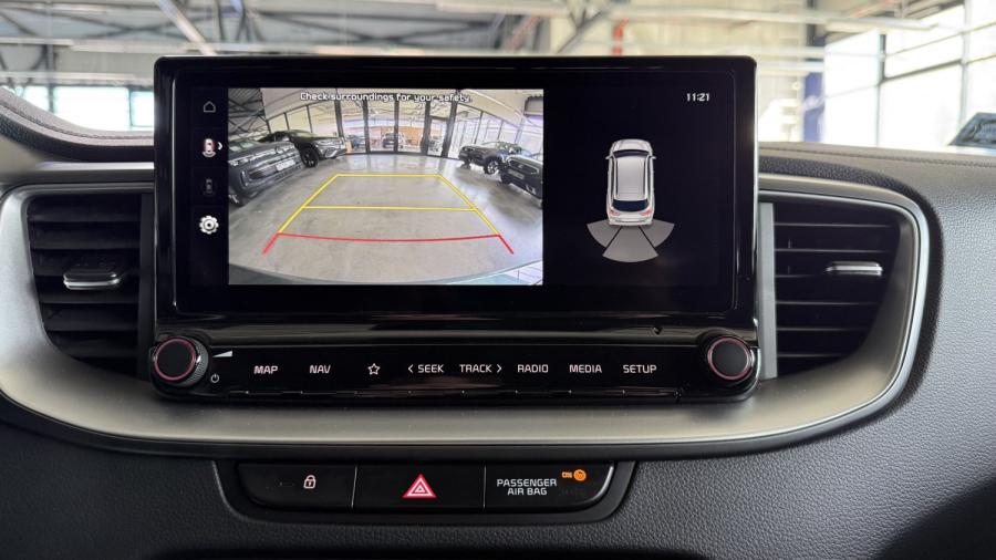 Pelēks Kia Ceed 2024 Rīga, ar dzinēja tilpumu 1.00 L un nobraukumu 38 tūkst. km par 1590000 €, foto 20 vietnē AUTOMOTO.COM.LV