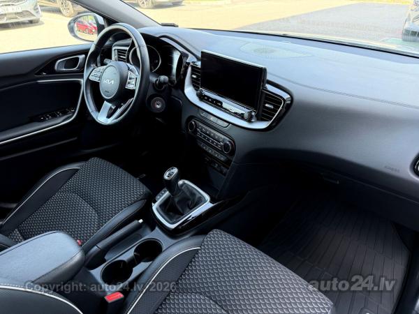 Grey Kia Ceed 2024 in Tallinn, with an engine capacity of 1.50 L and mileage of 25 thousand km for 17900 €, photo 4 on AUTOMOTO.COM.LV