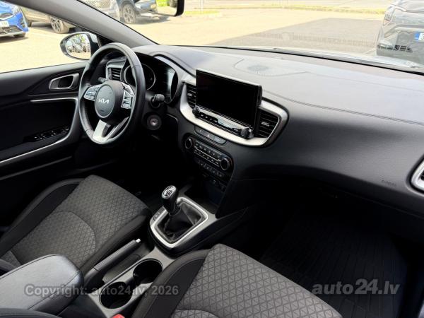 Grey Kia Ceed 2024 in Tallinn, with an engine capacity of 1.50 L and mileage of 29 thousand km for 16900 €, photo 4 on AUTOMOTO.COM.LV