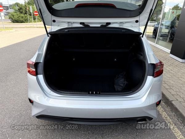 Grey Kia Ceed 2024 in Tallinn, with an engine capacity of 1.50 L and mileage of 29 thousand km for 16900 €, photo 6 on AUTOMOTO.COM.LV