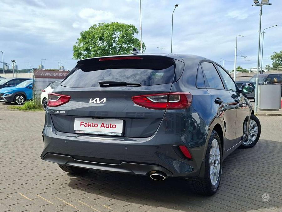 Pelēks Kia Ceed 2024 Viļņa, ar dzinēja tilpumu 1.48 L un nobraukumu 25 tūkst. km par 19250 €, foto 5 vietnē AUTOMOTO.COM.LV