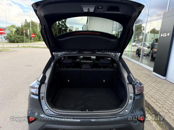 Grey Kia Ceed 2024 in Tallinn, with an engine capacity of 1.50 L and mileage of 37 thousand km for 23900 €, photo 7 on AUTOMOTO.COM.LV