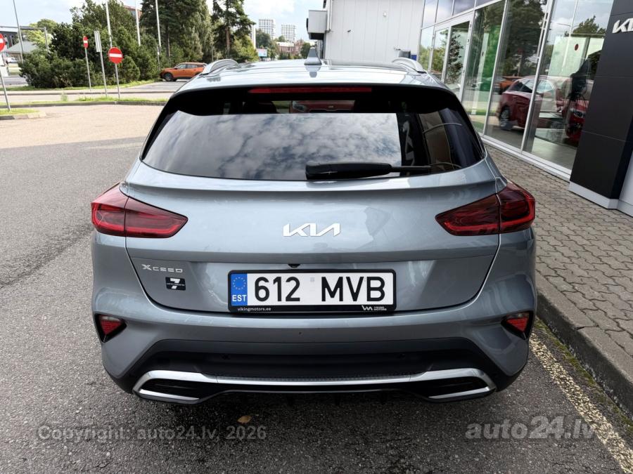 Pelēks Kia Ceed 2024 Tallina, ar dzinēja tilpumu 1.50 L un nobraukumu 39 tūkst. km par 21900 €, foto 4 vietnē AUTOMOTO.COM.LV