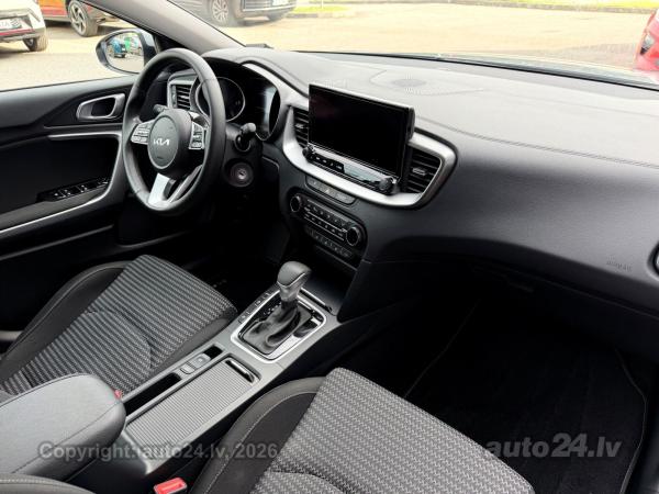 Grey Kia Ceed 2024 in Tallinn, with an engine capacity of 1.50 L and mileage of 39 thousand km for 21900 €, photo 5 on AUTOMOTO.COM.LV