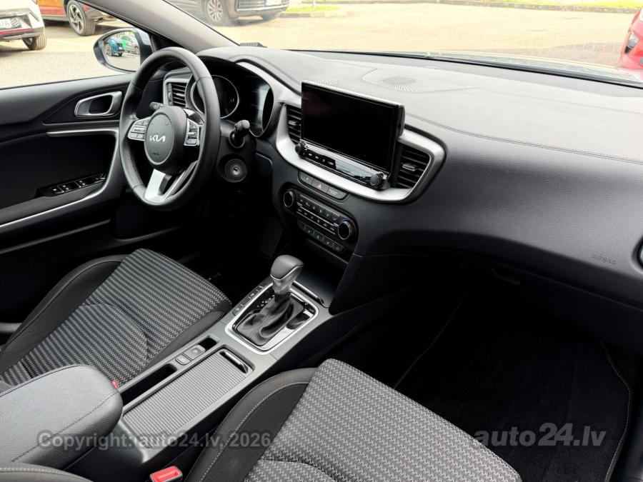 Pelēks Kia Ceed 2024 Tallina, ar dzinēja tilpumu 1.50 L un nobraukumu 39 tūkst. km par 21900 €, foto 5 vietnē AUTOMOTO.COM.LV