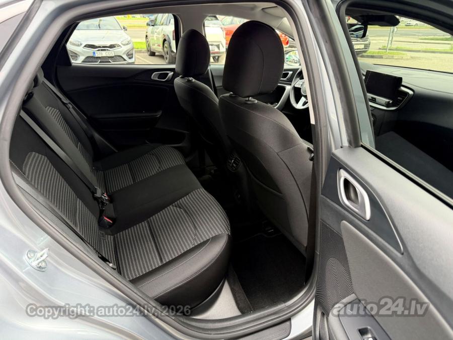 Pelēks Kia Ceed 2024 Tallina, ar dzinēja tilpumu 1.50 L un nobraukumu 39 tūkst. km par 21900 €, foto 6 vietnē AUTOMOTO.COM.LV