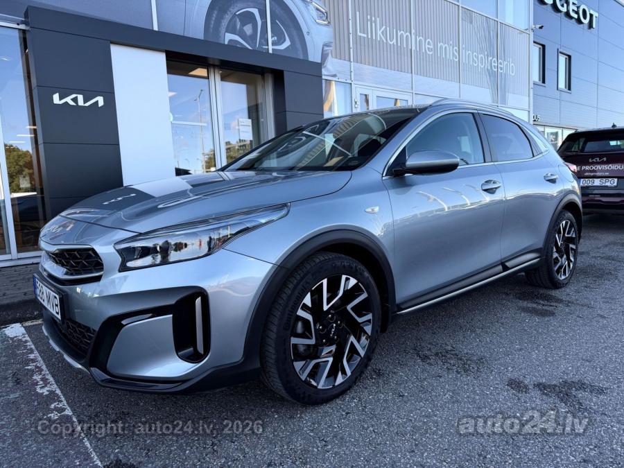 Pelēks Kia Ceed 2024 Tallina, ar dzinēja tilpumu 1.50 L un nobraukumu 48 tūkst. km par 21900 €, foto 1 vietnē AUTOMOTO.COM.LV