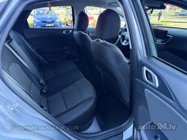 Pelēks Kia Ceed 2024 Tallina, ar dzinēja tilpumu 1.50 L un nobraukumu 48 tūkst. km par 21900 €, foto 6 vietnē AUTOMOTO.COM.LV