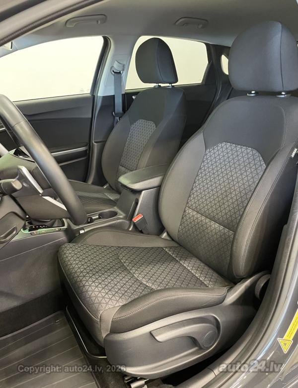 Grey Kia Ceed 2025 in Tallinn, with an engine capacity of 1.50 L and mileage of 32 thousand km for 21990 €, photo 8 on AUTOMOTO.COM.LV