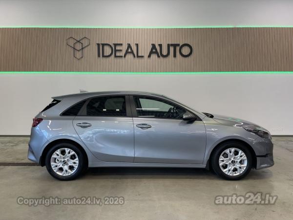 Kia Ceed 2025 in Tallinn on AUTOMOTO.COM.LV Grey Kia Ceed 2025 in Tallinn, with an engine capacity of 1.50 L and mileage of 33 thousand km for 21990 €, photo 4 on AUTOMOTO.COM.LV