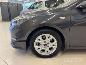 Pelēks Kia Ceed 2025 Rīga, ar dzinēja tilpumu 1.00 L un nobraukumu 31 tūkst. km par 17400 €, foto 6 vietnē AUTOMOTO.COM.LV