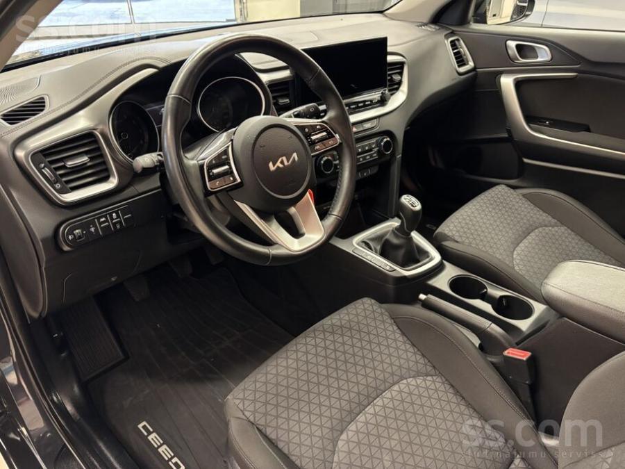 Pelēks Kia Ceed 2025 Rīga, ar dzinēja tilpumu 1.00 L un nobraukumu 31 tūkst. km par 17400 €, foto 10 vietnē AUTOMOTO.COM.LV