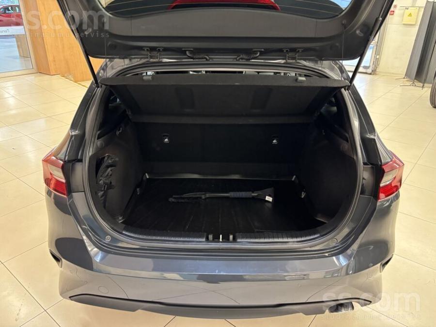 Pelēks Kia Ceed 2025 Rīga, ar dzinēja tilpumu 1.00 L un nobraukumu 31 tūkst. km par 17400 €, foto 25 vietnē AUTOMOTO.COM.LV