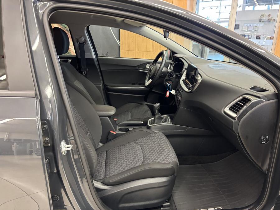 Grey Kia Ceed 2025 in Riga, with an engine capacity of 1.00 L and mileage of 26 thousand km for 17400 €, photo 12 on AUTOMOTO.COM.LV