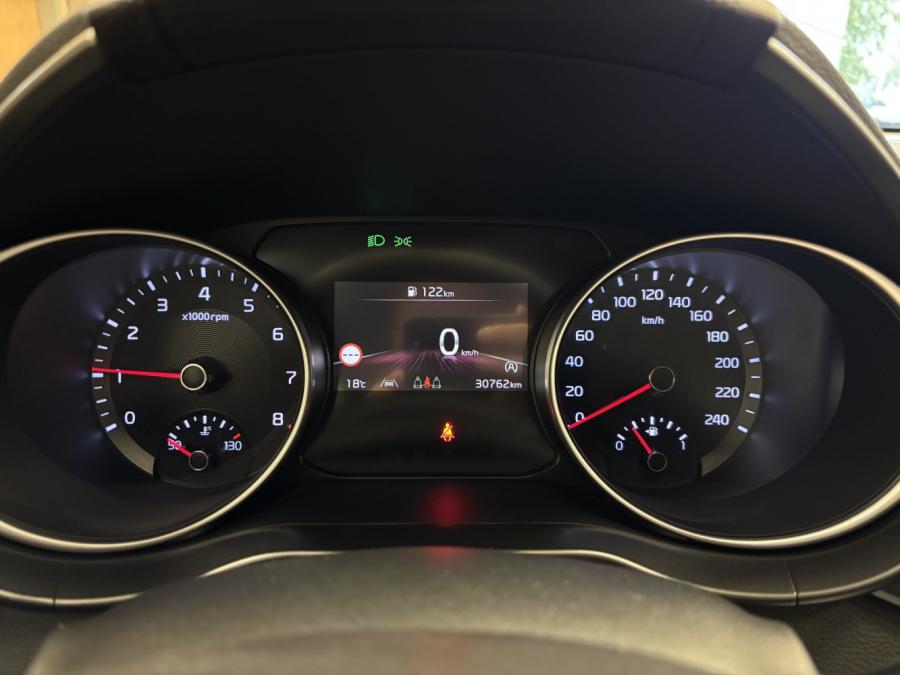 Grey Kia Ceed 2025 in Riga, with an engine capacity of 1.00 L and mileage of 26 thousand km for 17400 €, photo 15 on AUTOMOTO.COM.LV