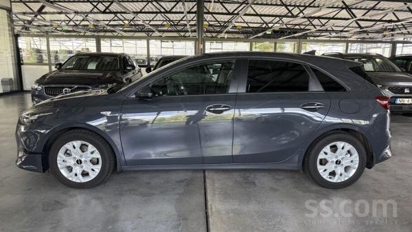Pelēks Kia Ceed 2025 Rīga, ar dzinēja tilpumu 1.50 L un nobraukumu 26 tūkst. km par 18500 €, foto 3 vietnē AUTOMOTO.COM.LV