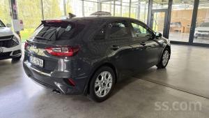 Grey Kia Ceed 2025 in Riga, with an engine capacity of 1.50 L and mileage of 26 thousand km for 18500 €, photo 6 on AUTOMOTO.COM.LV