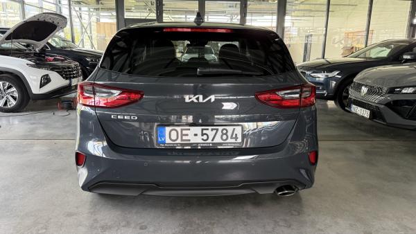Pelēks Kia Ceed 2025 Rīga, ar dzinēja tilpumu 1.50 L un nobraukumu 26 tūkst. km par 18500 €, foto 4 vietnē AUTOMOTO.COM.LV