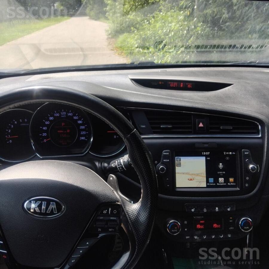 Grey Kia Ceed 2017 in Riga, with an engine capacity of 1.60 L and mileage of 166 thousand km for 7200 €, photo 7 on AUTOMOTO.COM.LV
