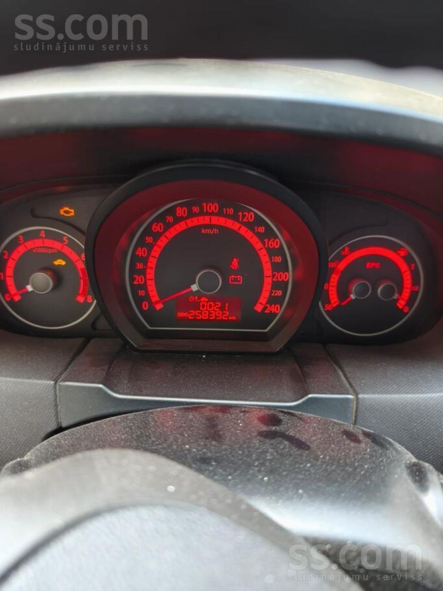 Grey Kia Ceed 2010 in Riga, with an engine capacity of 1.60 L and mileage of 258 thousand km for 3000 €, photo 8 on AUTOMOTO.COM.LV