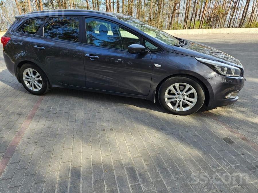 Pelēks Kia Ceed 2013 Jūrmala, ar dzinēja tilpumu 1.60 L un nobraukumu 334 tūkst. km par 3900 €, foto 3 vietnē AUTOMOTO.COM.LV
