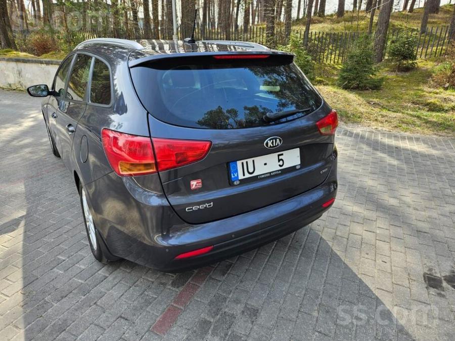 Pelēks Kia Ceed 2013 Jūrmala, ar dzinēja tilpumu 1.60 L un nobraukumu 334 tūkst. km par 3900 €, foto 4 vietnē AUTOMOTO.COM.LV