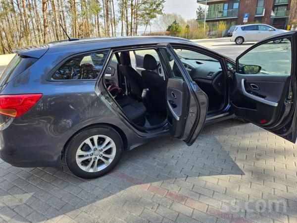 Pelēks Kia Ceed 2013 Jūrmala, ar dzinēja tilpumu 1.60 L un nobraukumu 334 tūkst. km par 3900 €, foto 8 vietnē AUTOMOTO.COM.LV