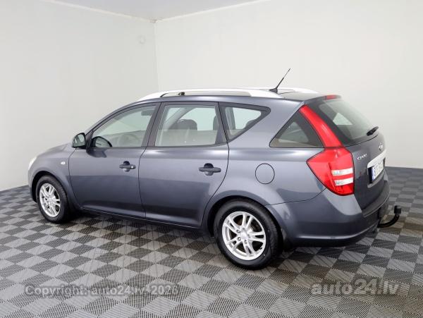Pelēks Kia Ceed 2007 Tallina, ar dzinēja tilpumu 1.60 L un nobraukumu 249 tūkst. km par 2499 €, foto 4 vietnē AUTOMOTO.COM.LV