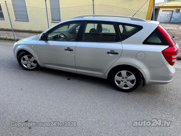 Pelēks Kia Ceed 2007 Tallina, ar dzinēja tilpumu 1.60 L un nobraukumu 323 tūkst. km par 2249 €, foto 3 vietnē AUTOMOTO.COM.LV