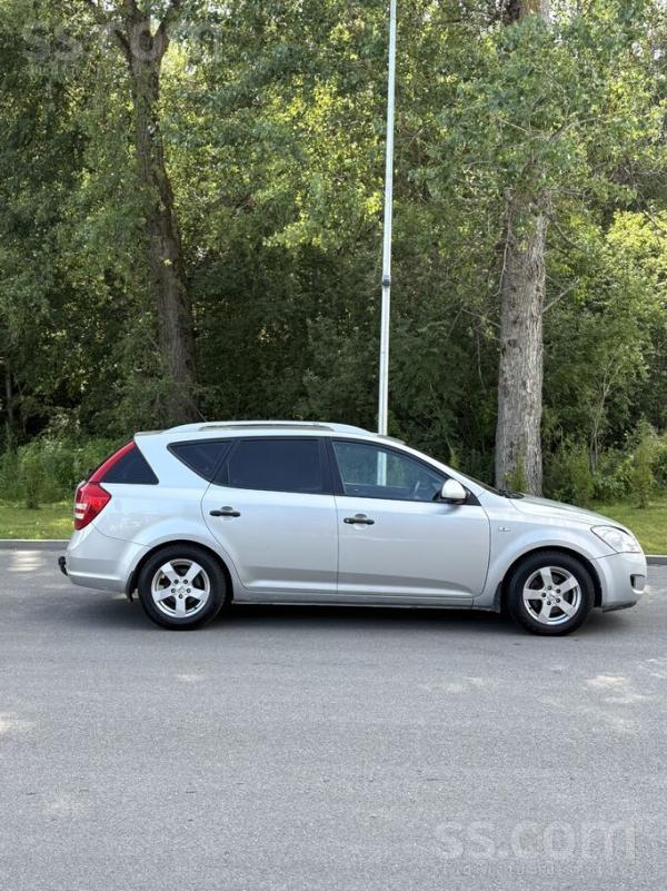 Pelēks Kia Ceed 2007 Kuldīga, ar dzinēja tilpumu 1.60 L un nobraukumu 342 tūkst. km par 1450 €, foto 1 vietnē AUTOMOTO.COM.LV