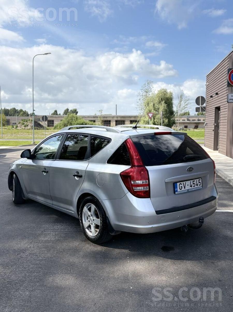 Grey Kia Ceed 2007 in Kuldiga, with an engine capacity of 1.60 L and mileage of 342 thousand km for 1450 €, photo 4 on AUTOMOTO.COM.LV