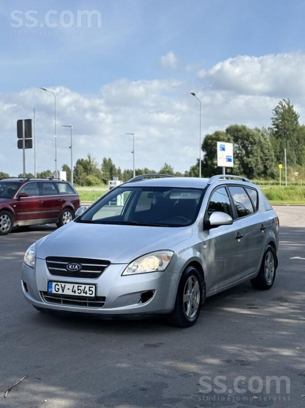 Pelēks Kia Ceed 2007 Kuldīga, ar dzinēja tilpumu 1.60 L un nobraukumu 342 tūkst. km par 1450 €, foto 9 vietnē AUTOMOTO.COM.LV