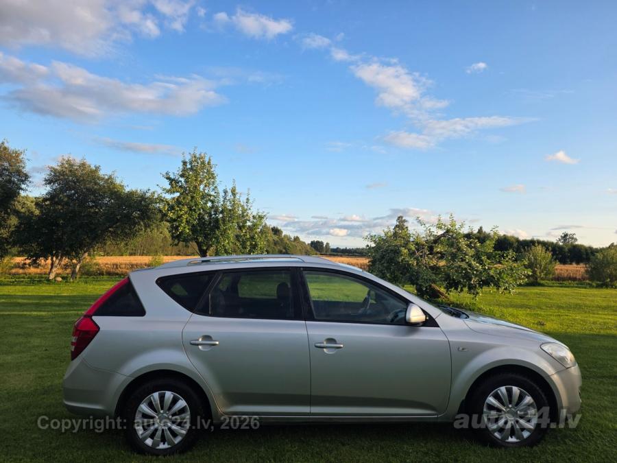 Grey Kia Ceed 2007 in Paide, with an engine capacity of 1.60 L and mileage of 0 thousand km for 1990 €, photo 3 on AUTOMOTO.COM.LV