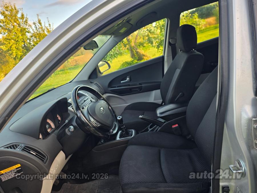 Grey Kia Ceed 2007 in Paide, with an engine capacity of 1.60 L and mileage of 0 thousand km for 1990 €, photo 4 on AUTOMOTO.COM.LV